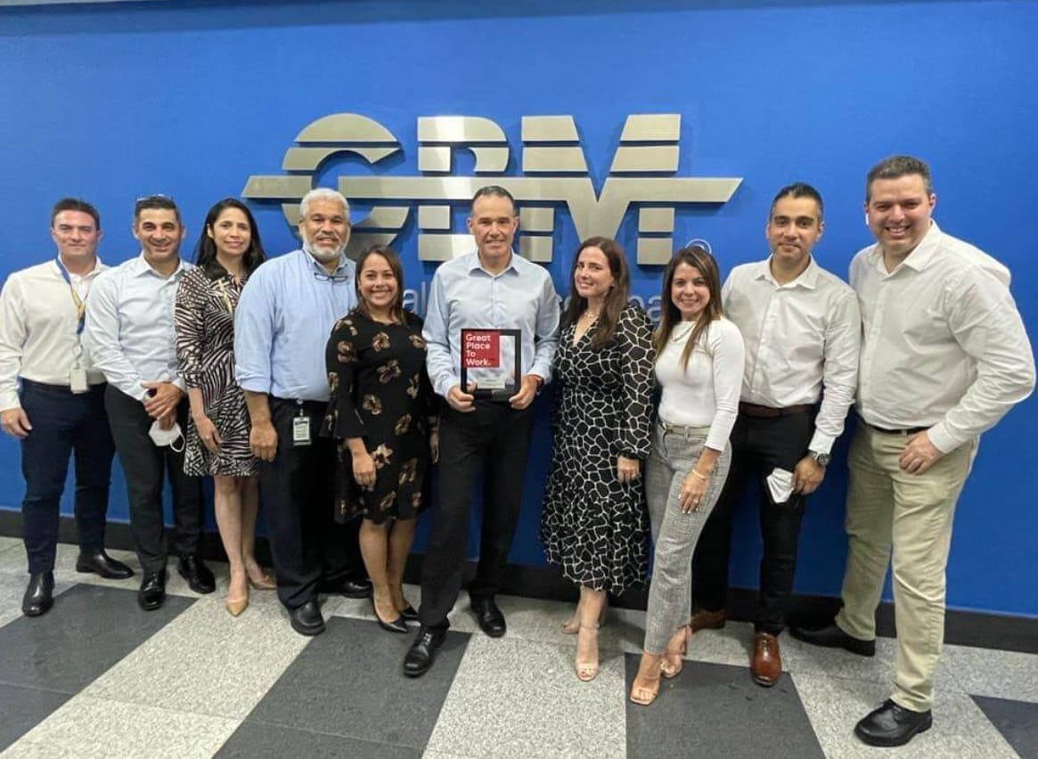 Cómo implementar el reconocimiento laboral en tu empresa (+ ejemplos)
