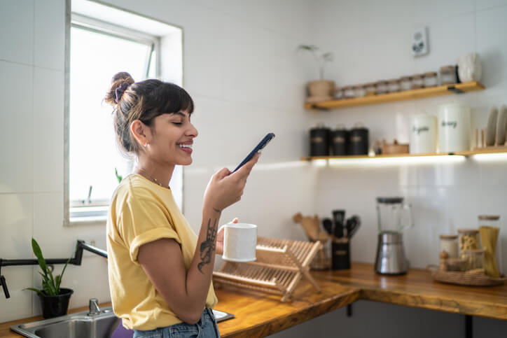 ChatGPT: qué es, cómo usarlo, ventajas y ejemplos